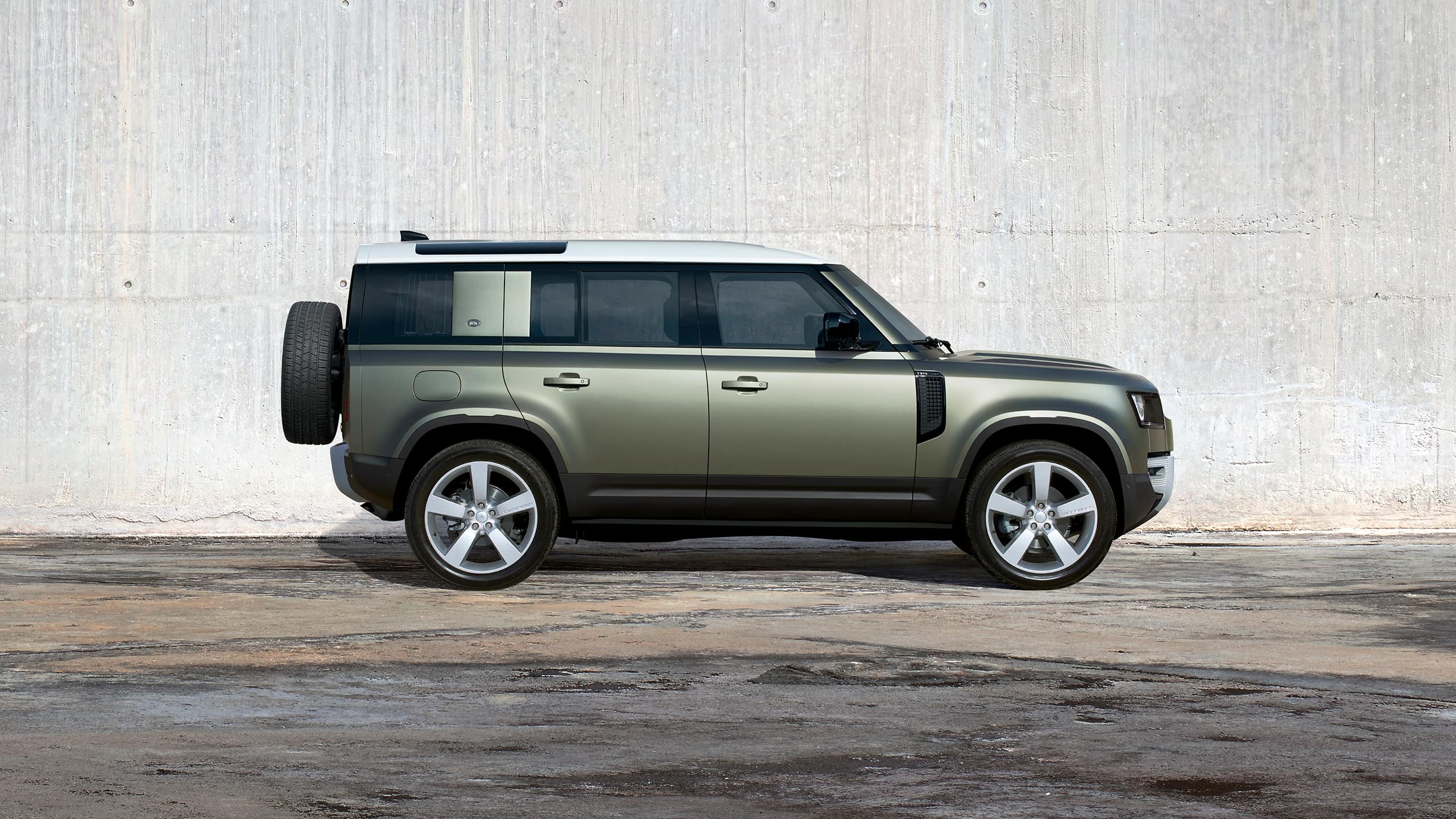 Range Rover Large Luxury Suv at Mario Wall blog