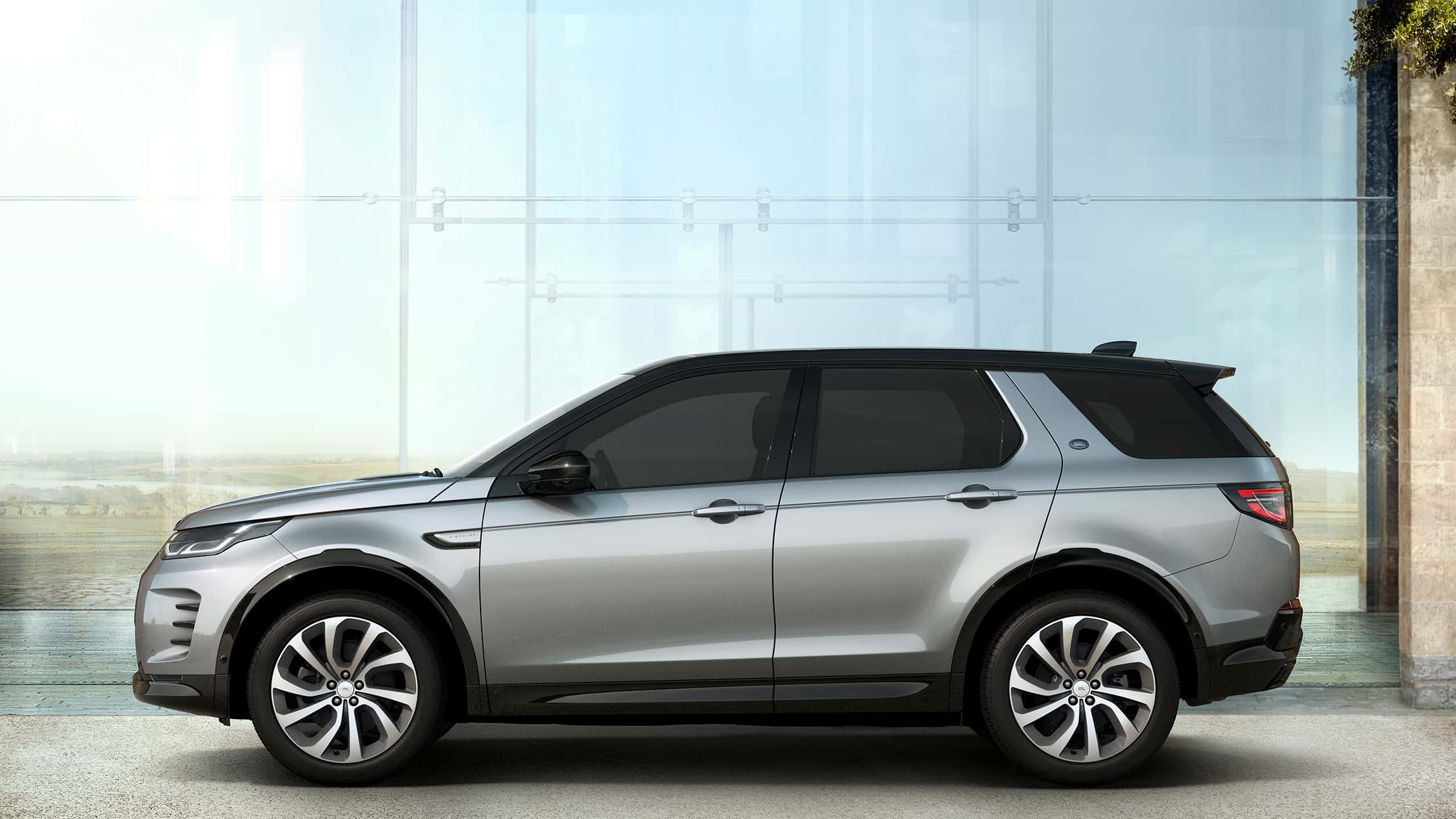Discovery Sport | Versatile compact SUV | Discovery