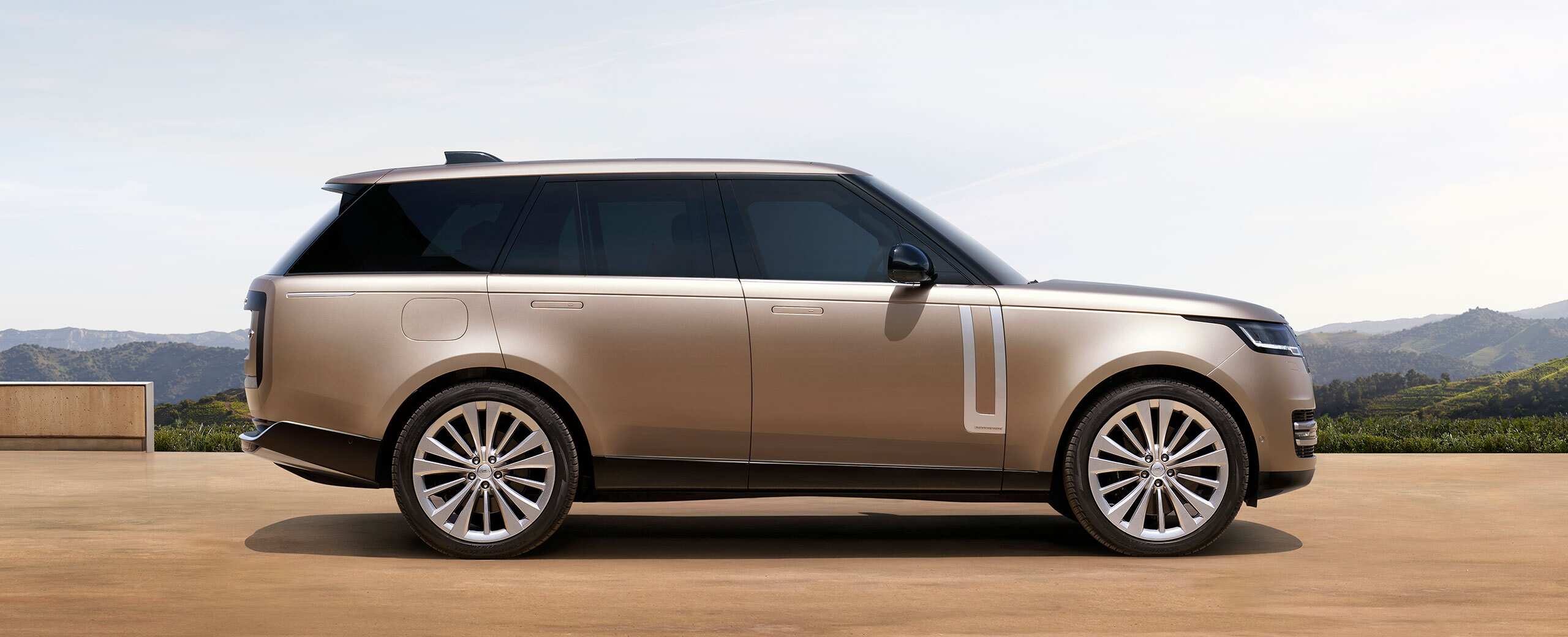 Explore our Luxury SUVs and 4WDs | Land Rover® Australia