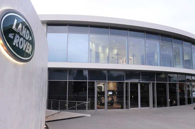 Land Rover® Owners - Contact Us - Land Rover® Australia